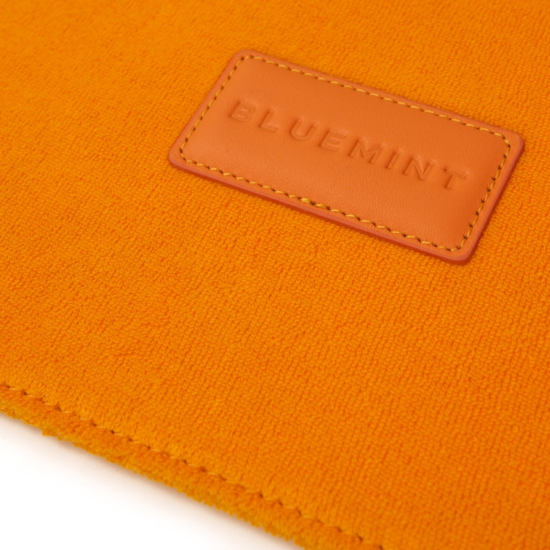 Bluemint | Montana orange pouches